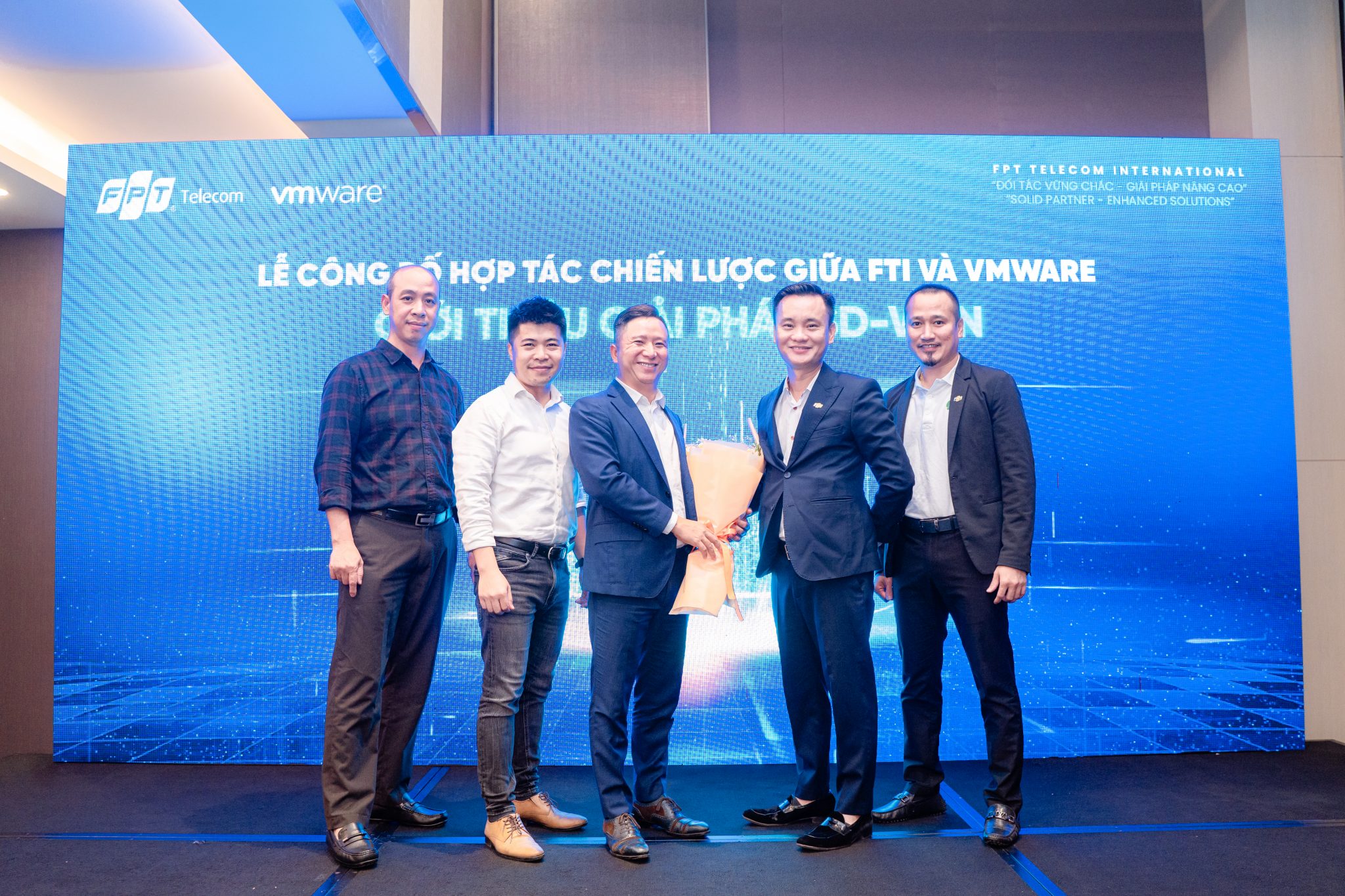 FPT International Telecom hợp tác chiến lược cùng VMware, ra mắt giải ...